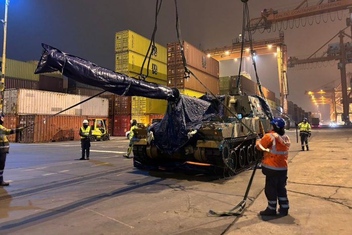 현대로템과 한화디펜스가 폴란드에 제공한 K2PL 전차와 K9A1 곡사포는 계약서(신형 변형)와 다른 구형에 기반한 무기로 밝혀져