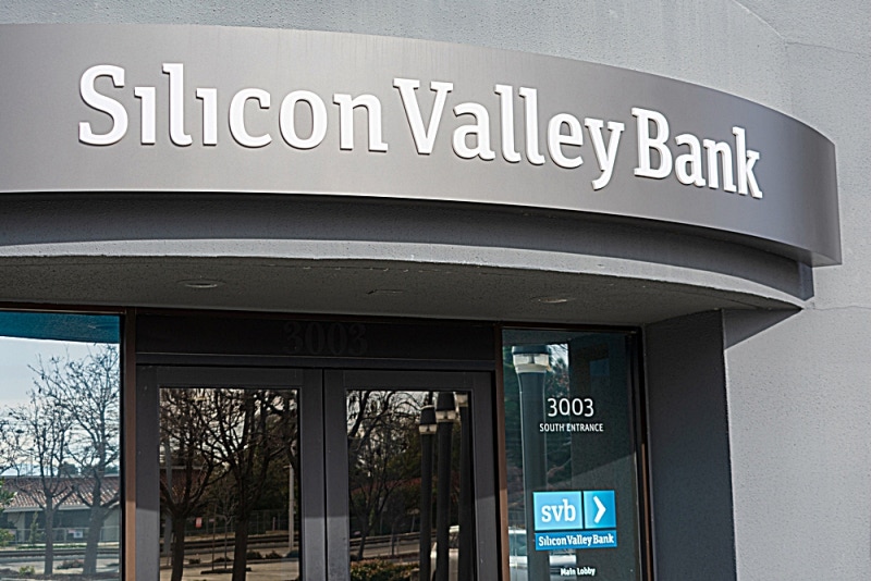 미국 실리콘밸리은행(SVB) 파산 시사점 - 물가안정과 금융안정의 상충관계
