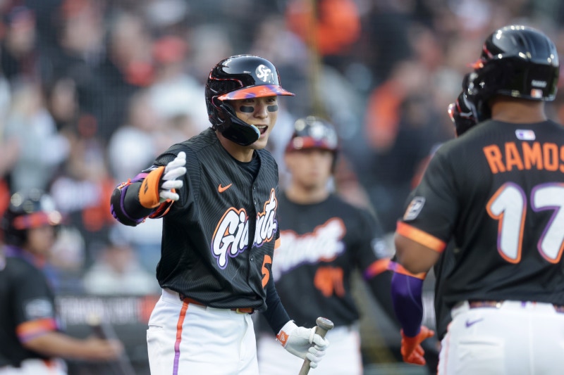 댓글 : [오늘의 MLB] (7/9) 이정후 멀티 히트, 팀은 '인사이드 더 파크 홈런 끝내기' 승리!